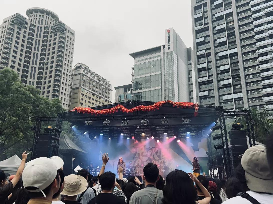 臺日搖滾夢幻聯名 2024搖滾臺中呈現富士ROOKIE A GO-GO舞台 | PeoPo 公民新聞